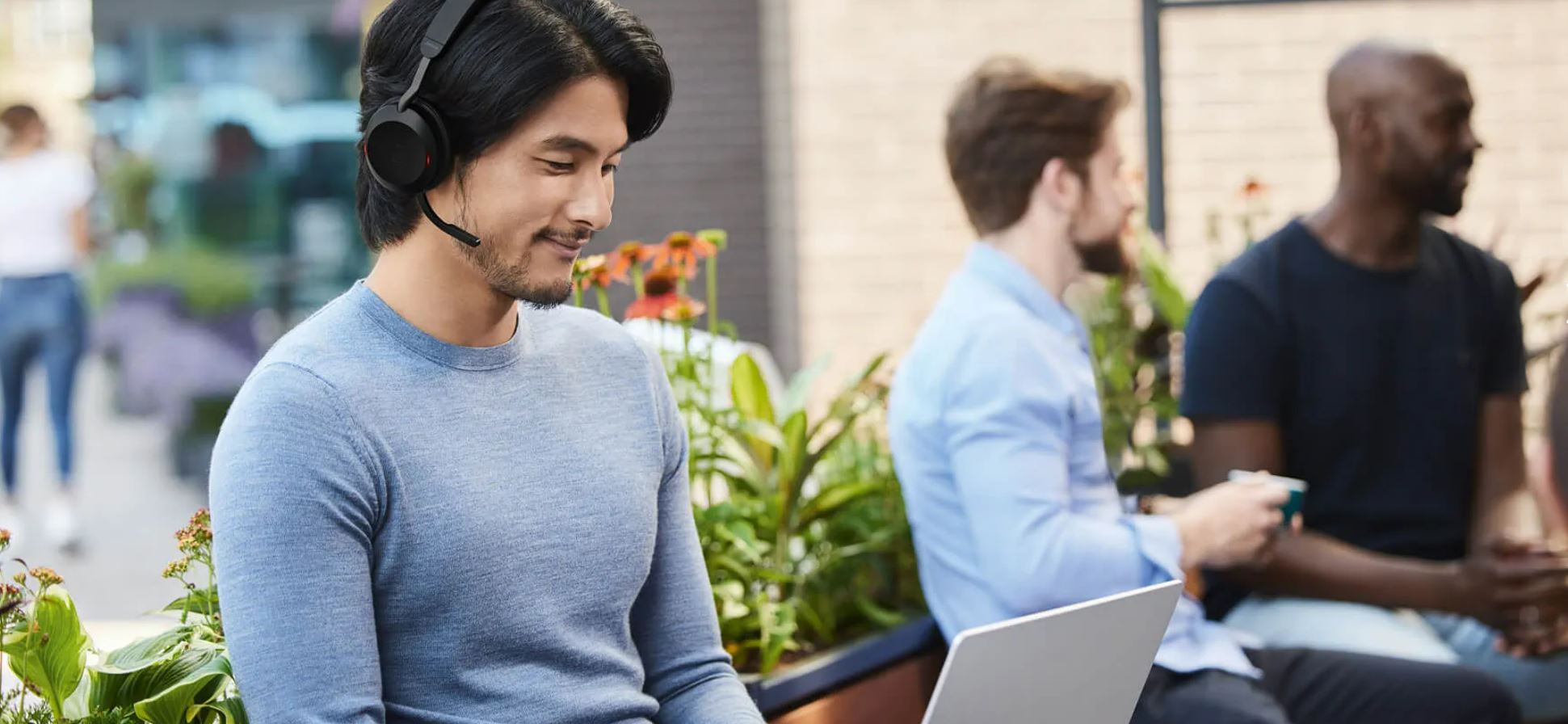 Jabra Evolve2 75 PC Wireless Headset with 8-Microphone Technology ...