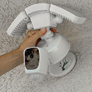 Home Zone Security Triple Head Floodlight Camera Smart 2.4 GHz 1080P ...