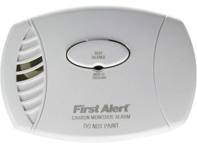 First Alert[r] 1039734 Plug-in Carbon Monoxide Alarm With Battery ...