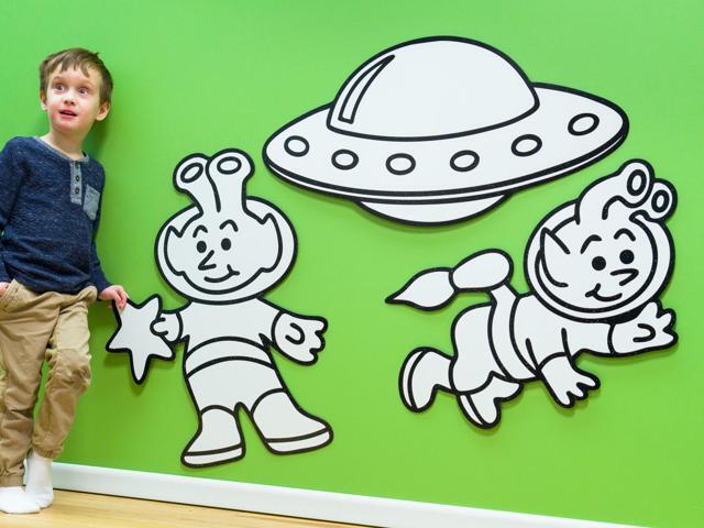Outer Space Aliens & UFO Set | Dry Erase Decor & Toy | Snaps On & Off ...