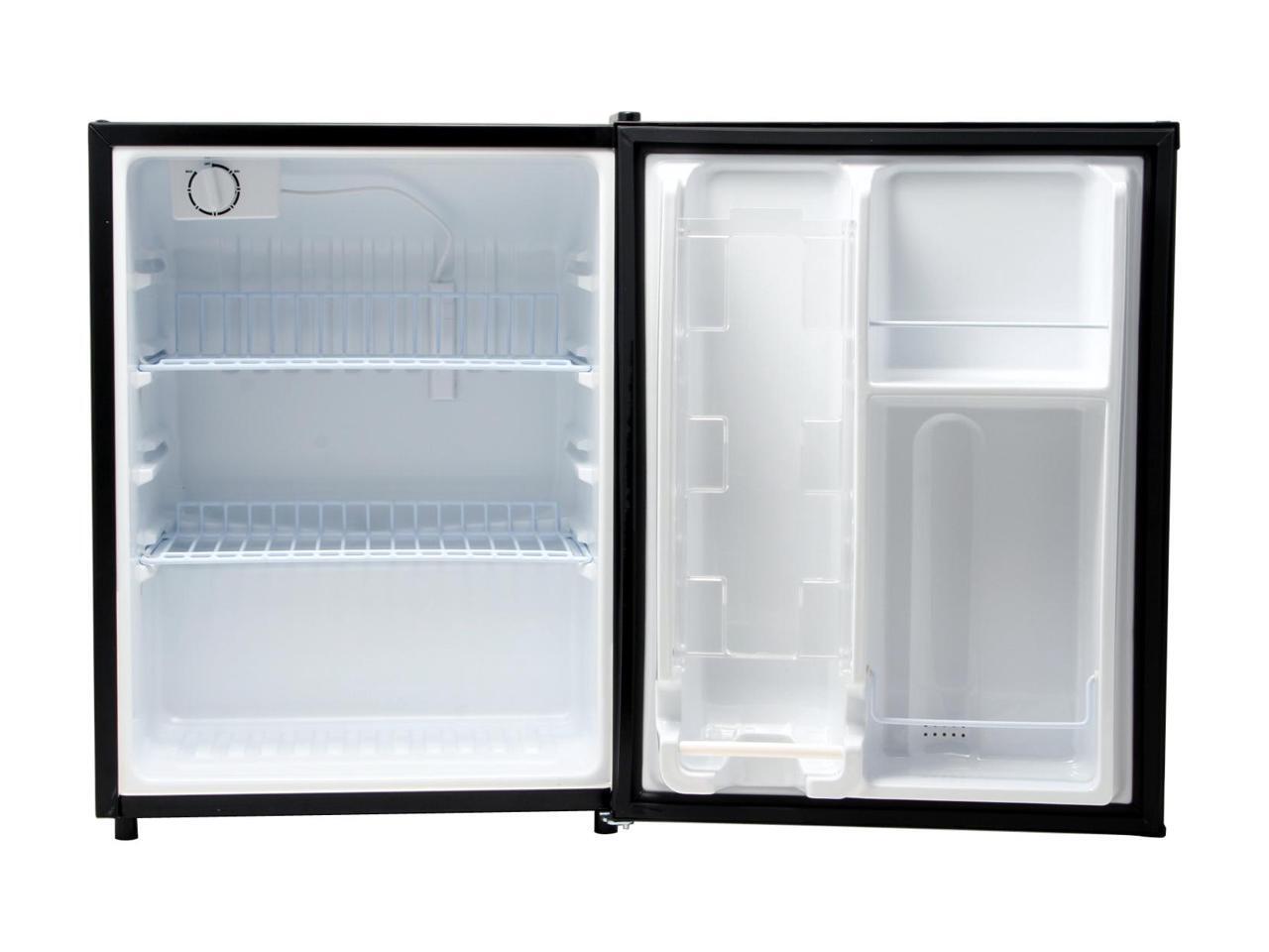 SANYO 2.4 cu. ft. Deluxe Mid-Size Refrigerator with Cycle Defrost Black ...