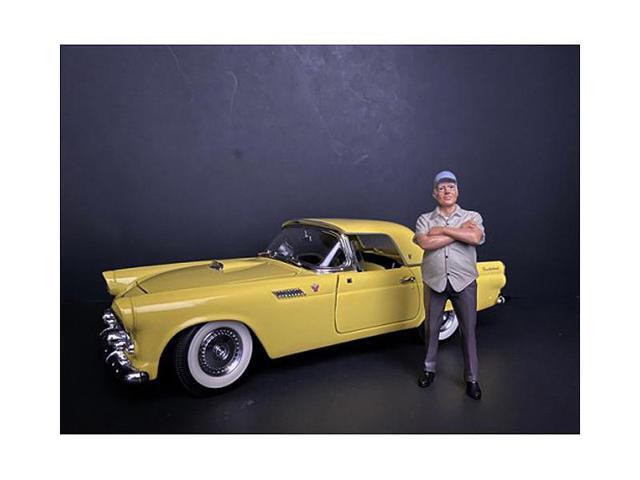 Click here for Weekend Car Show Figurine II for 1/18 Scale Models... prices
