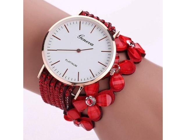 Click here for Women Round Dial Flower Diamond Studs Bracelet Wat... prices