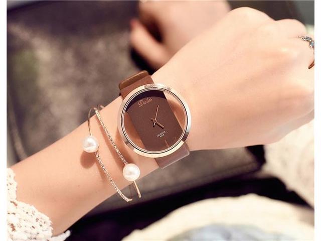Click here for Women Hollow Belt Casual Quartz Watch (Coffee) prices