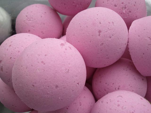 Click here for Spa Pure Forbidden Bath Bombs - 14 FORBIDDEN FRUIT... prices
