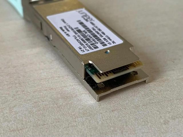 Click here for Juniper QSFP 2KM 40G Optical Switch 40GE-LX4 740-0... prices