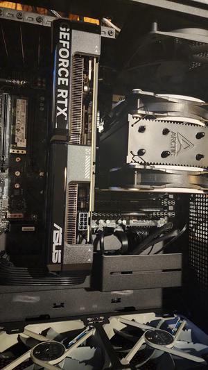 ASUS Dual GeForce RTX 4070 EVO OC Edition 12GB GDDR6X is ASUS Dual GeForce RTX 4070 EVO OC Edition 12GB GDDR6X is