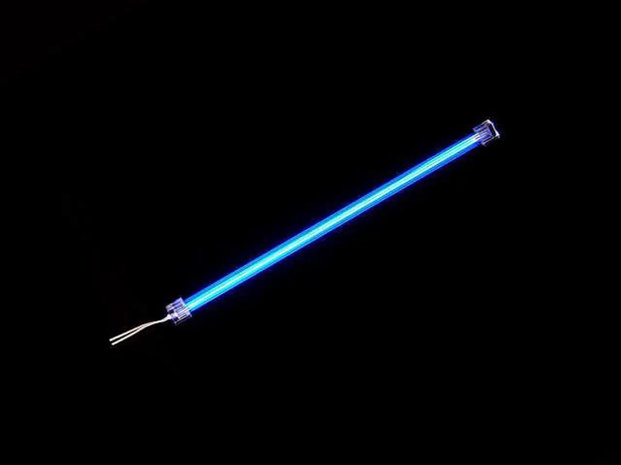 Thermaltake Blue Cold Cathode Light. Lights the inside of computer case ...