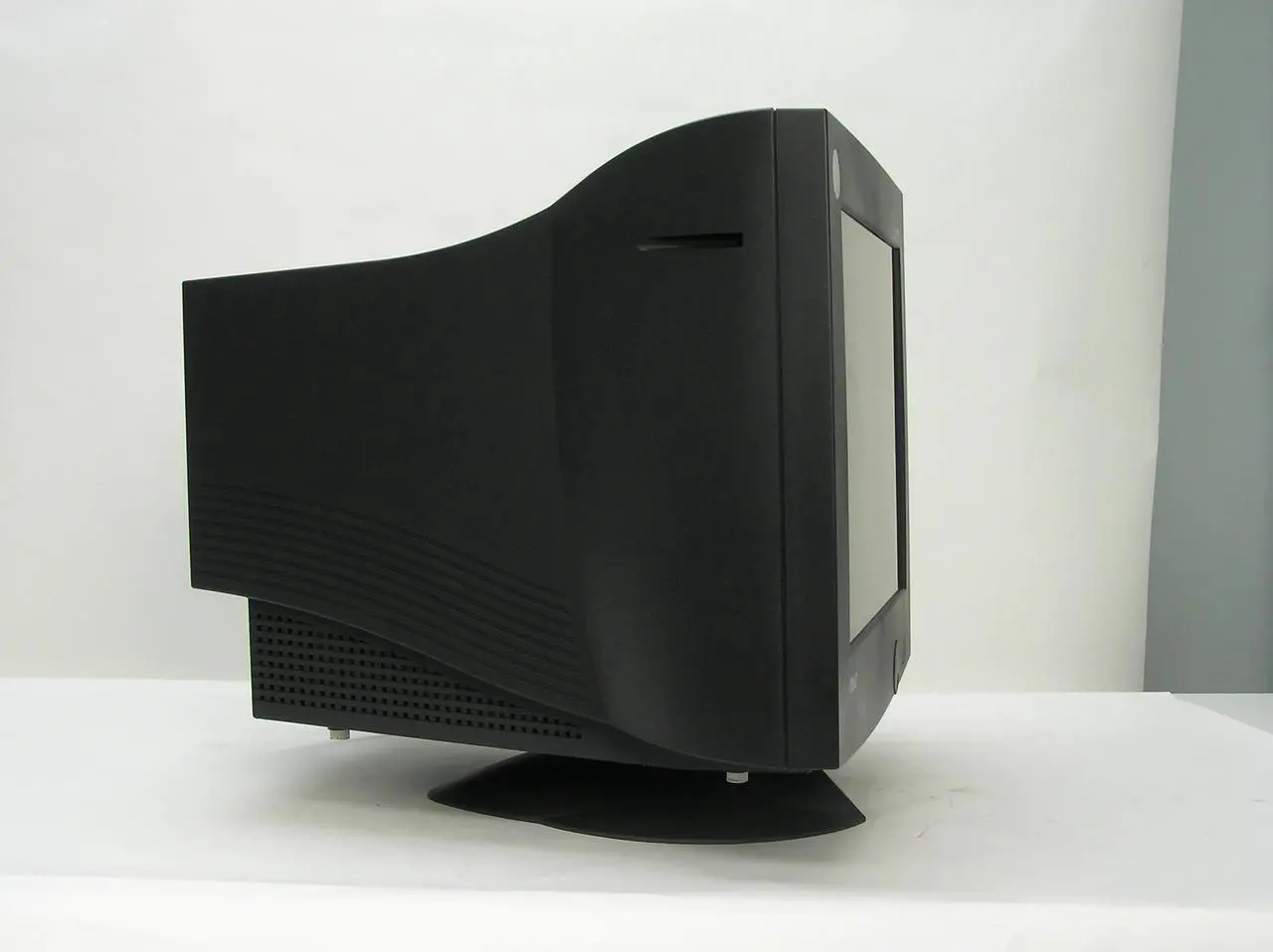 MAG 996PF2B Black 19" CRT Monitor - Newegg.com