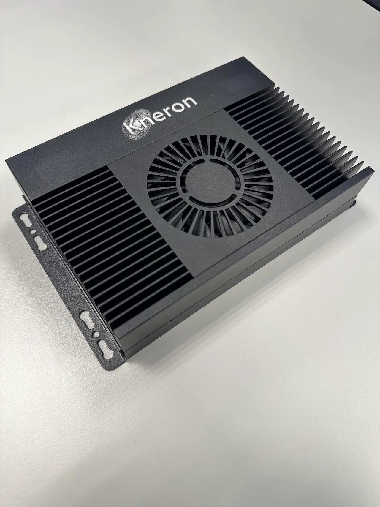 Kneron KNEO 300 Edge AI Server Box, 8-core A53 2.0GHz CPU, 30 TOPS (INT8) NPU, 16GB LPDDR4, 64GB ...