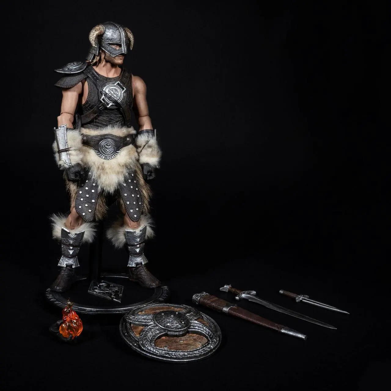 Elder Scrolls Skyrim Dragonborn Stand 1:6 Scale Art - Newegg.com