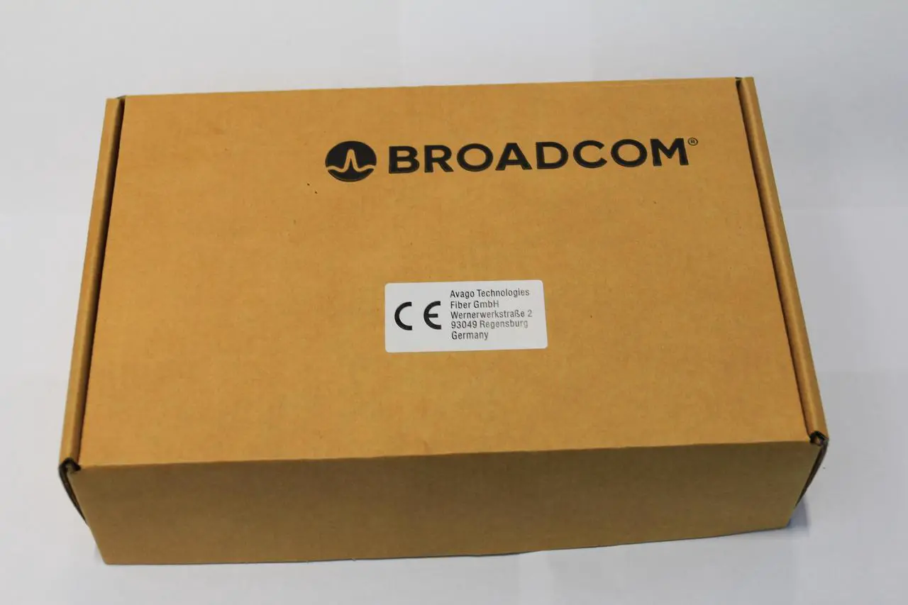 Broadcom HBA 9500-16i interface cards/adapter SAS - 05-50077-02 ...