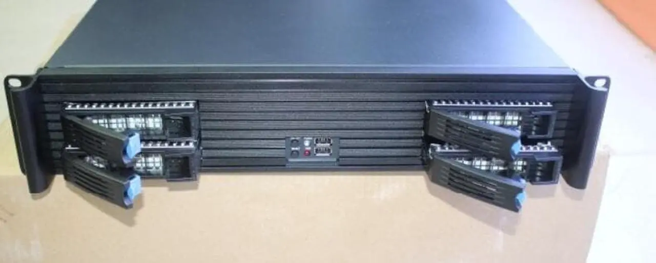 R245LP Chassis 2U rackmount case Hard disk: 4 hot swaps (with backplane ...