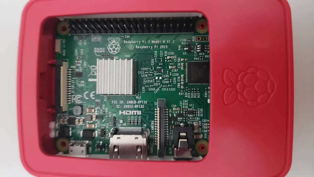 Raspberry Pi 3 Model B V1.2 2015 in red and white case - Newegg.com