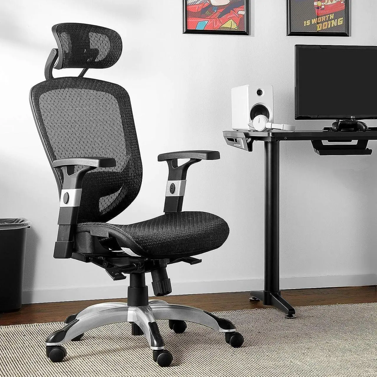 Staples Hyken Chair: Ergonomic Mesh Swivel Task Chair. Adjustable Black ...