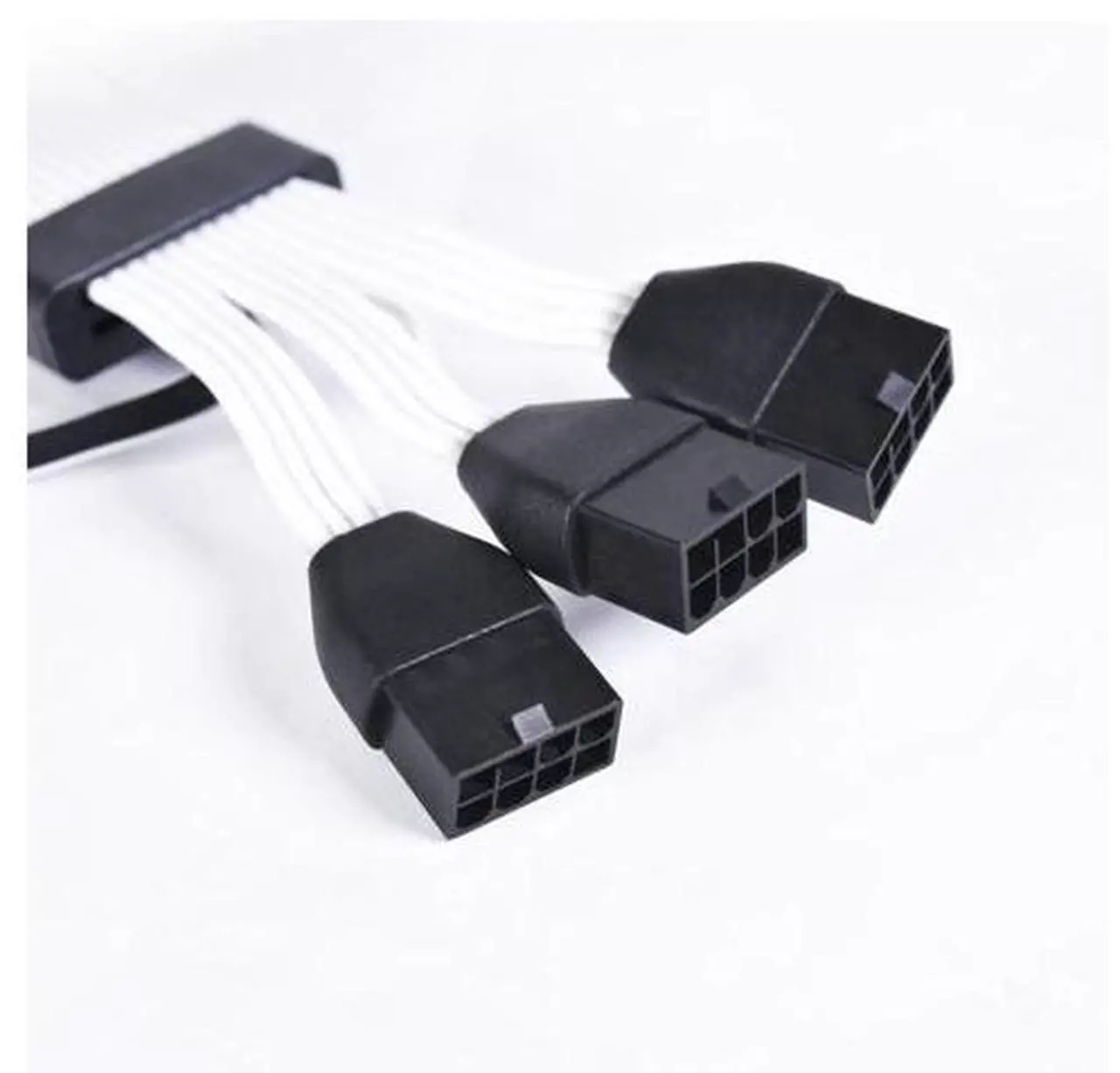 LIAN LI STRIMER PLUS V2 168-8 (12+4 pins to 3X8 pins) Addressable RGB ...