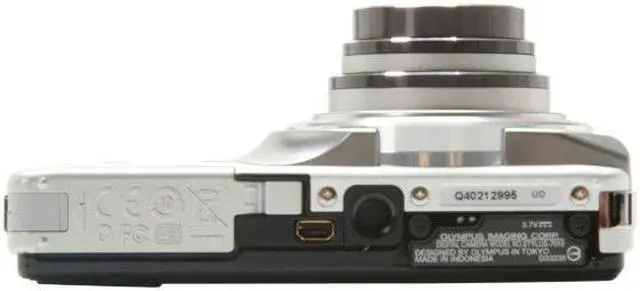 OLYMPUS Stylus 7010 Silver 12.0 MP 28mm Wide Angle Digital Camera ...