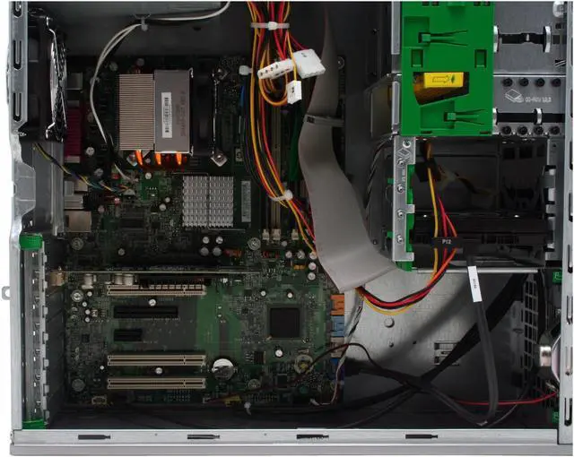 HP Workstation xw4300(PZ010UT#ABA) Intel Pentium 4 521 512MB DDR2 80GB ...