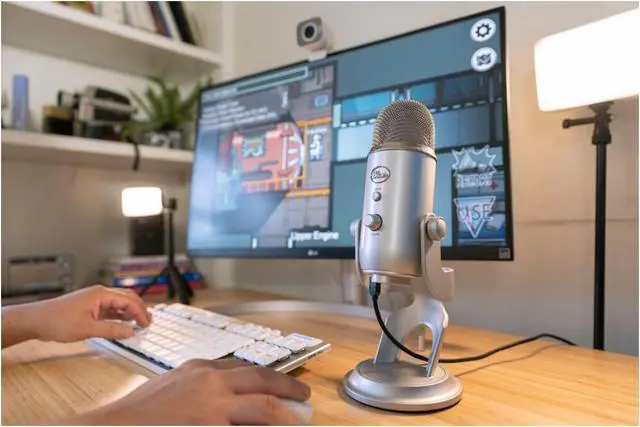Blue Microphones Yeti USB Microphone with Stand, Headphones and Pop ...