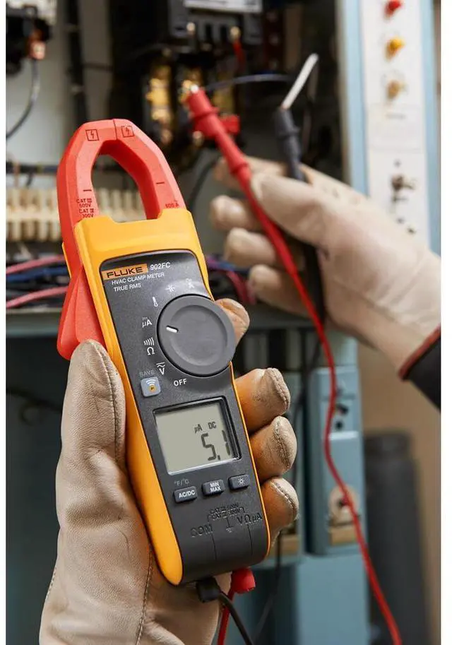 Fluke 902 FC Compact Clamp Meter True RMS HVAC Multimeter 600A DC ...